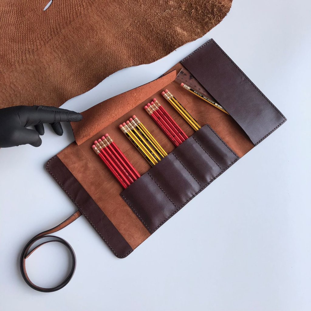 L-61 Leather Roll Up Pouch | L'atelier du Cuir