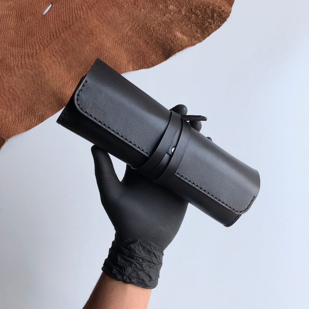 L-61 Leather Roll Up Pouch – L'atelier du Cuir