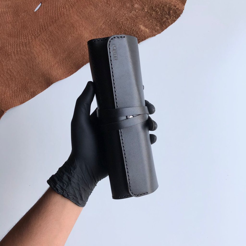 L-61 Leather Roll Up Pouch – L'atelier du Cuir